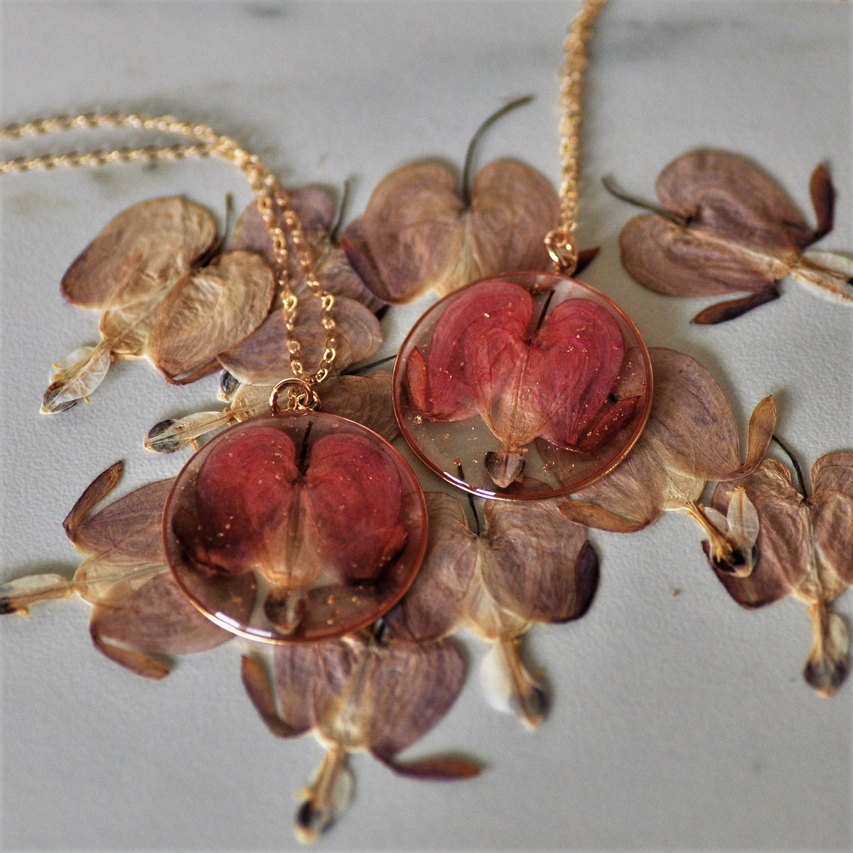 Bleeding heart necklace – Meadow Glow
